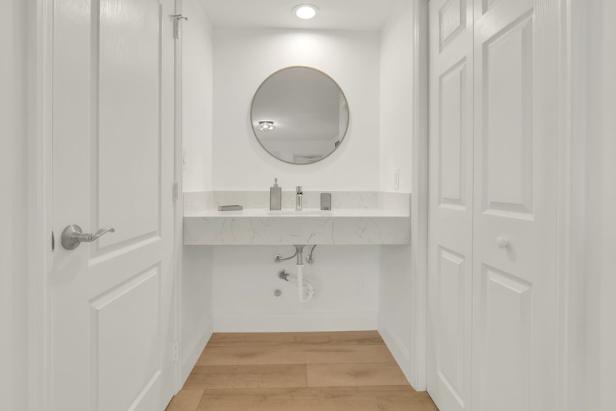 Boutique Hotel King Room W/ Pool, Location! Walk To Beach/restaurants/nightlife - Margate, FL