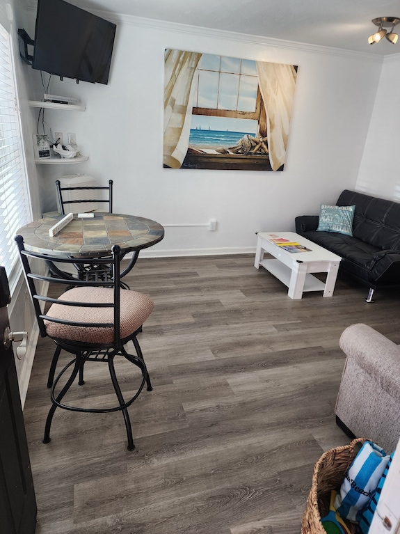 Cozy Home Away From Home Just Minutes From The Beach - Virginia Beach, VA