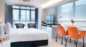 Quarto premier (Apartment) | Cofres nos quartos, escrivaninha, espaço de trabalho para notebook