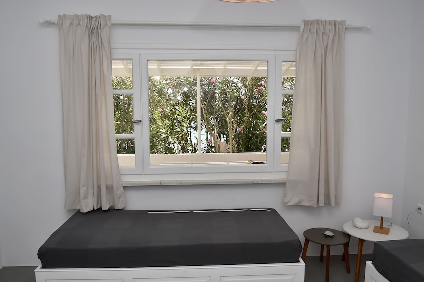 Enjoy Your Holidays In An Excellent Seaside Home In Kardianni Bay (Also Known As Giannaki Bay) - Griekenland