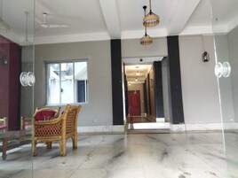 Área de estar no saguão