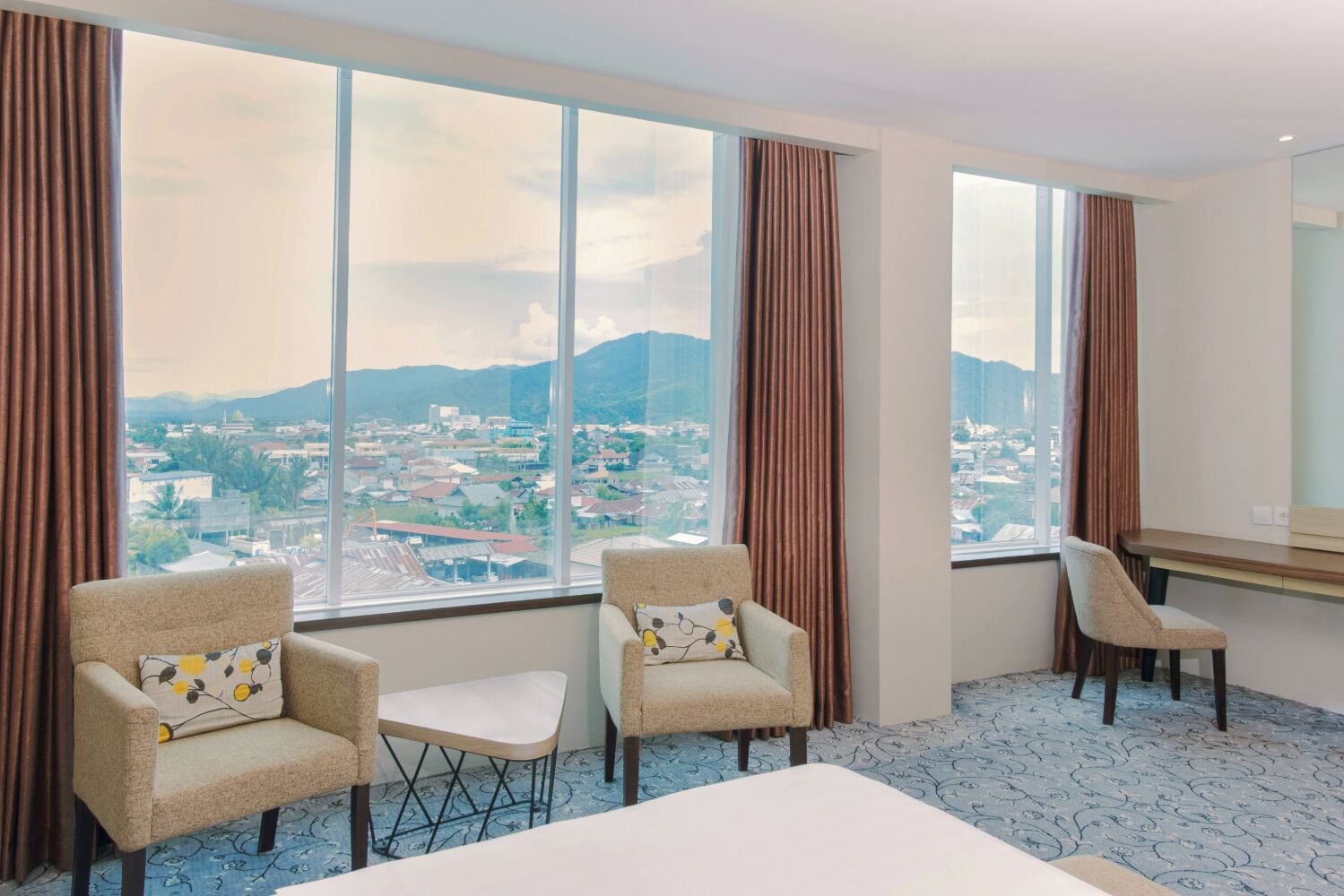 Suite Júnior | Cofre no quarto, secretária 