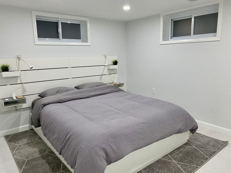 Modern Basement Suite W/ Private Entrance In Quiet Tree-filled Neighborhood - Montgomery County, MD