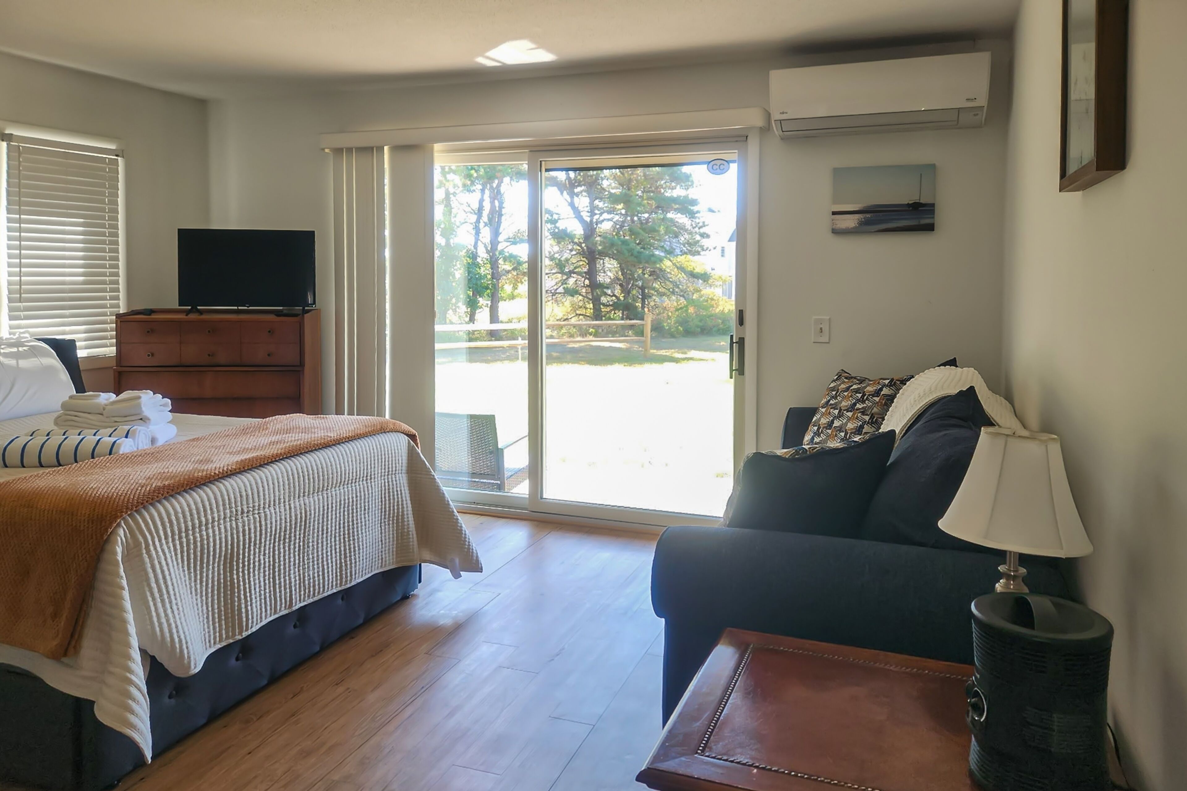 Cozy, Ground-floor Getaway W/ Free Wifi, A Kitchen, Shared Pool, & Private Patio - Wellfleet, MA