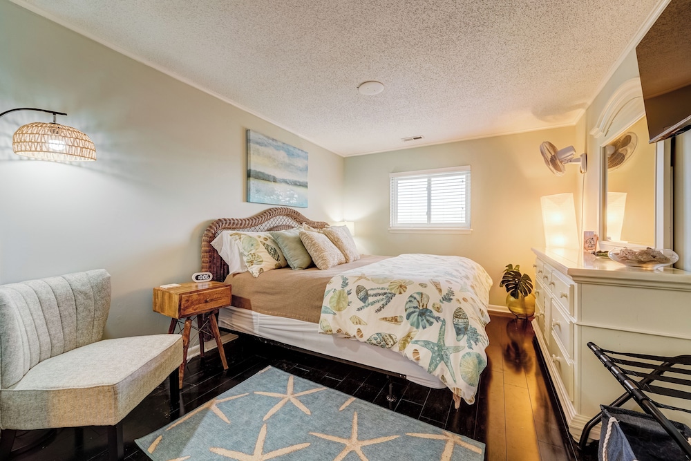 Bayside Pearl @ Thunder Island 170d.  2 Bed 2 Bath, Pool, Marina, Sleeps 8 - Ocean City, MD