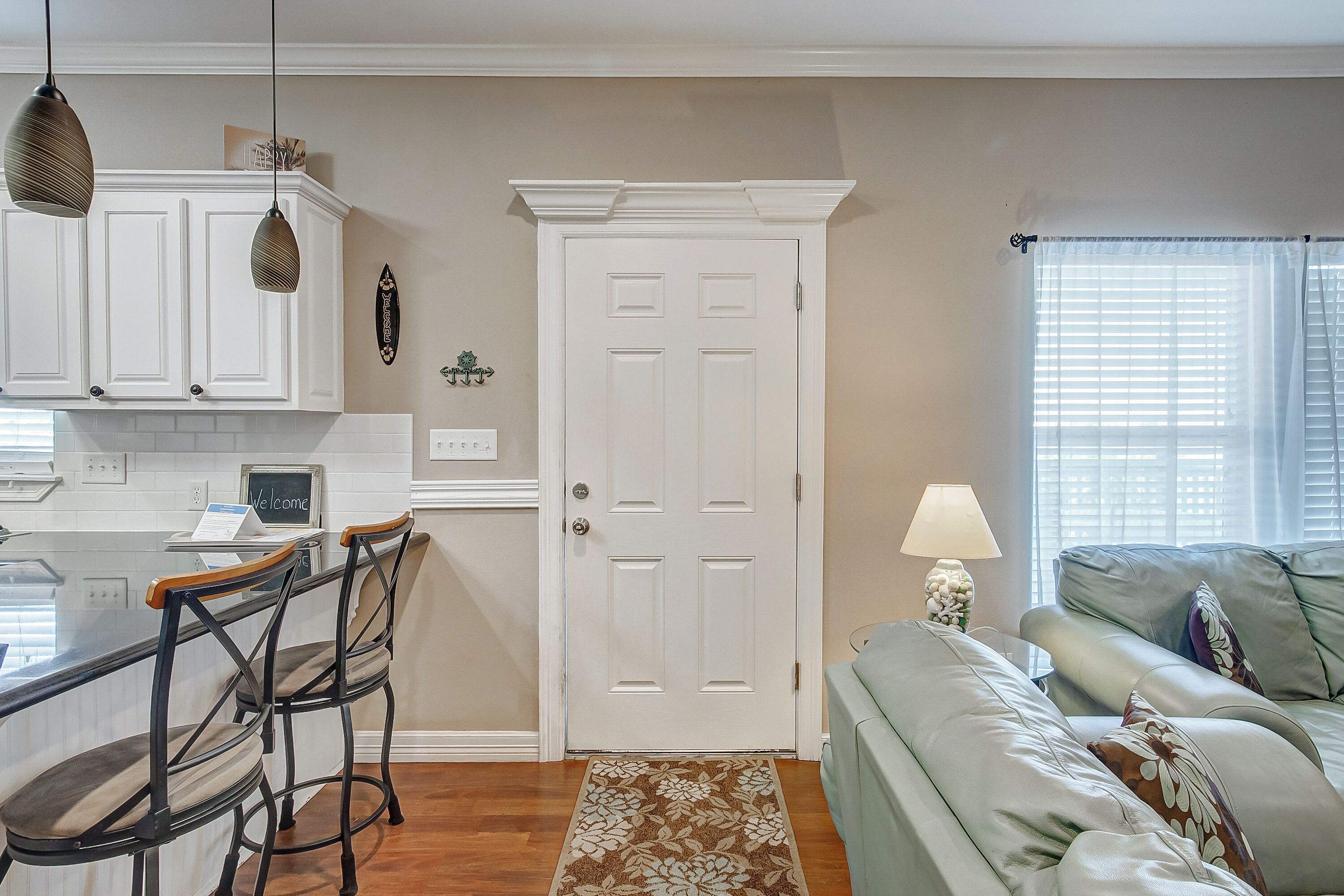 Happy Place- Beach Side-2 Bedroom, 2 Bath, Sleeps 8. - Crystal Beach, TX