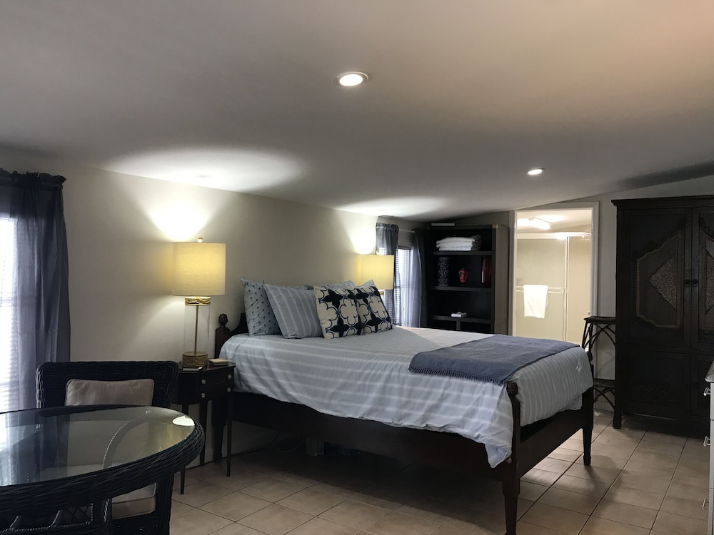 Quiet Studio, Minutes From Beaches, Shopping, Dining, 5th Ave And 3rd Street - Naples