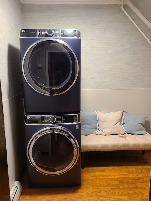 Midway Between Saratoga Springs And Lake George - Glens Falls, NY