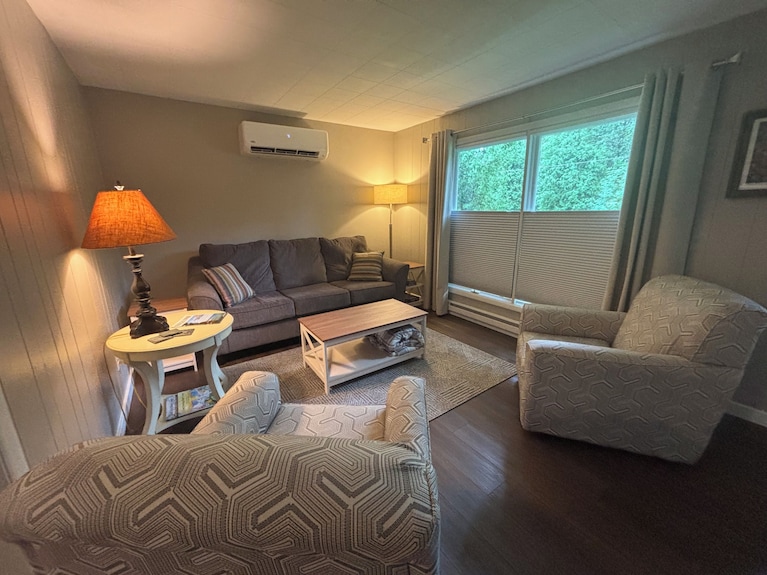 Retreat On A Wooded Lot Within Walking Distance Of Downtown! - Door County, WI