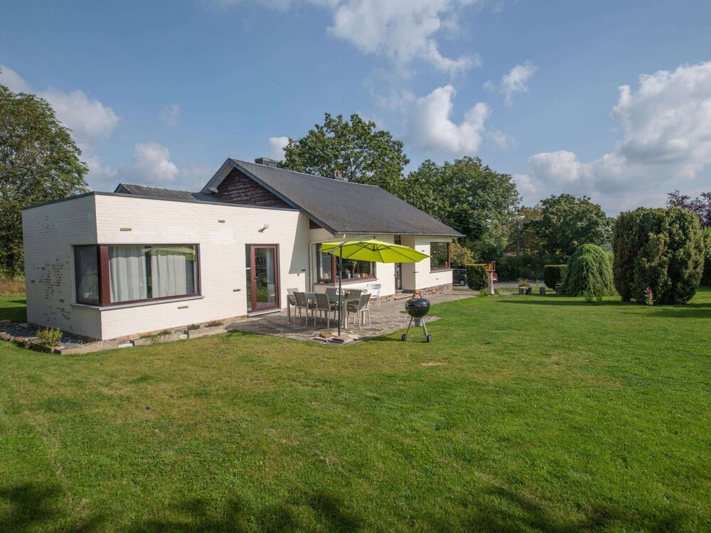 Beautiful And Spacious Holiday Home With Petanque Court And Countryside Views - Somme-Leuze