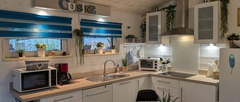 Chalé | Cozinha privada | Cadeirão de bebê