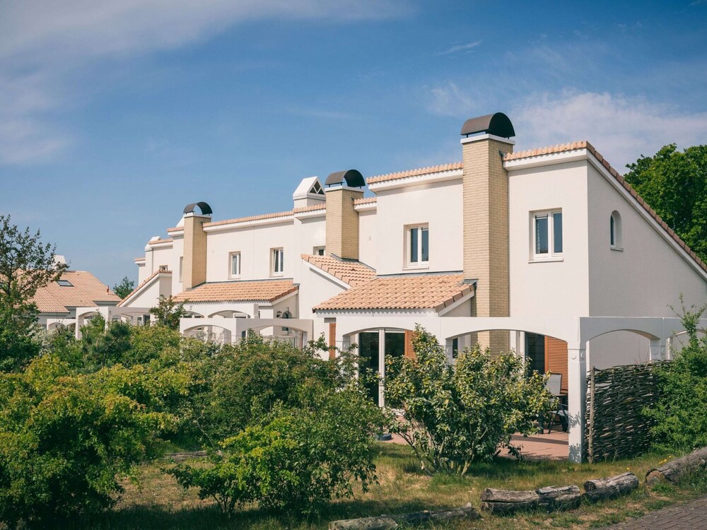 Semi-detached Holiday Home Near The Sea - Lisse