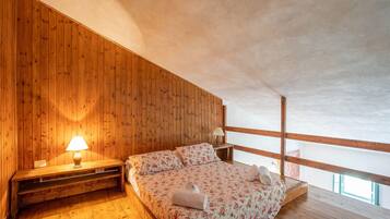 Casa | 2 quartos, individualmente mobiliados, roupa de cama