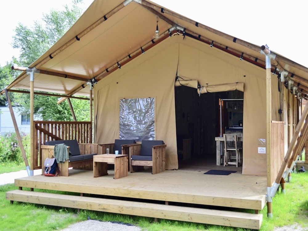 Luxury Tent With Kitchen & Shower Near Beach & Campsite - 's-Gravenzande
