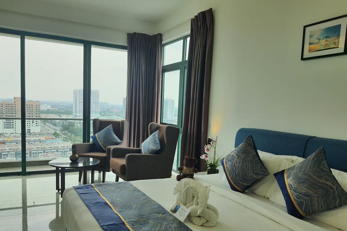 Quarto superior (Superior Suite) | Escrivaninha, Wi-Fi de cortesia, roupa de cama