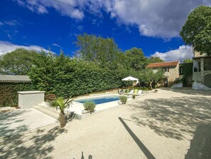 Characteristic & Well Maintained Villa with Private Pool near Višnjan ...
