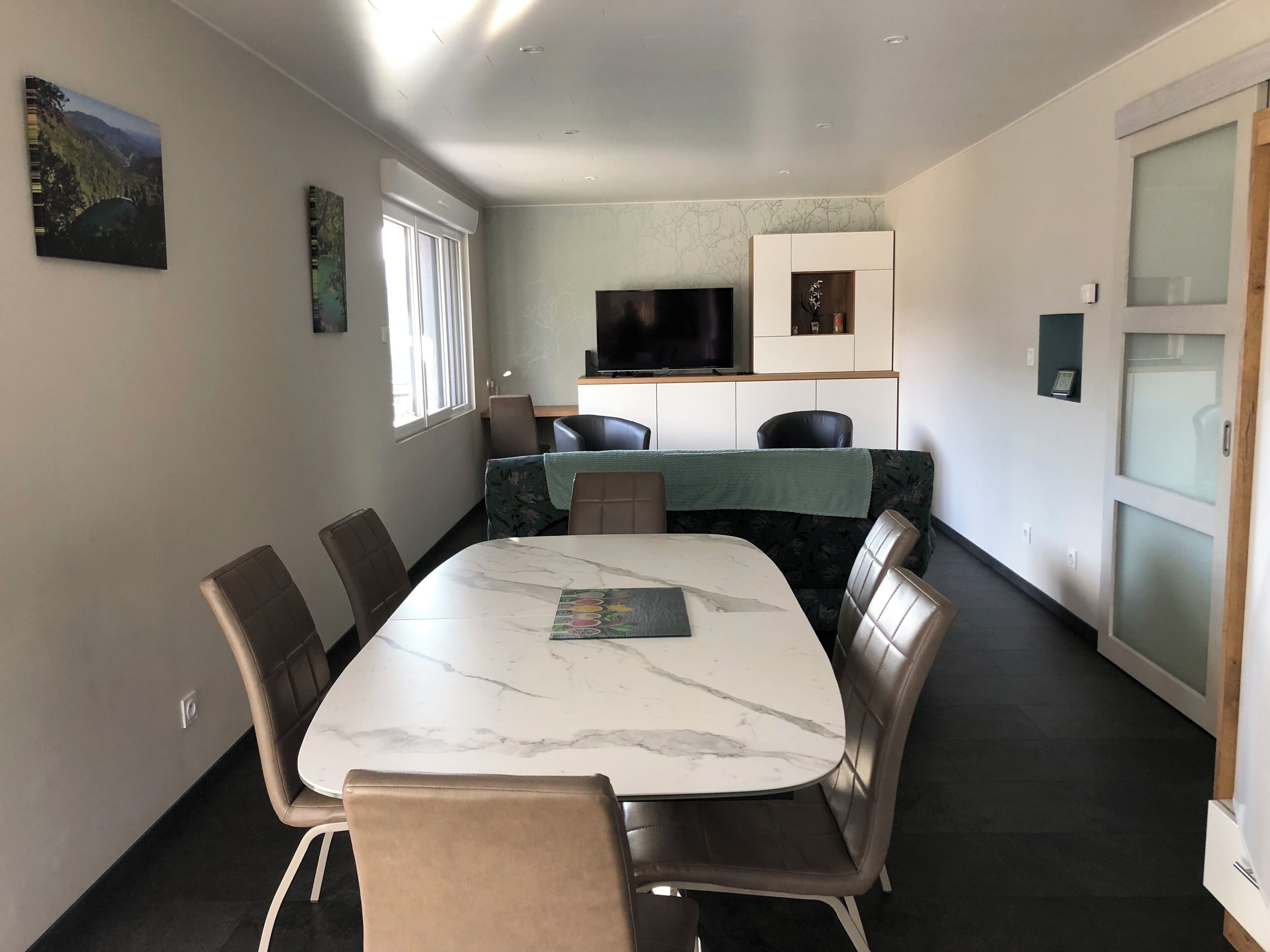 Family Home, Large Pleasant Space, Quiet And Sunny. - Ventron