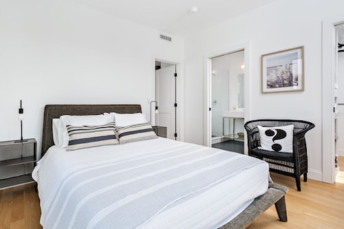 Luxury Townhouse In East End - Full Season Rental - Provincetown, MA