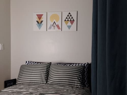 Entire Unit/hamilton Falls/mohawk College! - Hamilton