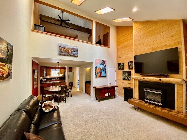 Beautiful Cathedral Ceiling Townhome! - Incline Village, NV