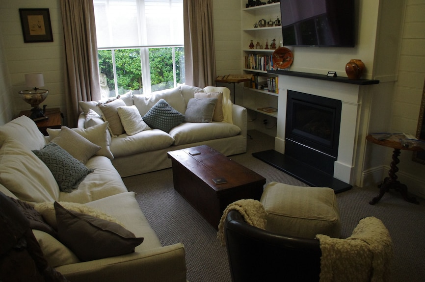 Luxury Heritage Cottage In The Heart Of Town - Alpine