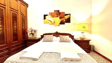 Apartamento | 4 quartos, Wi-fi grátis, roupa de cama fornecida