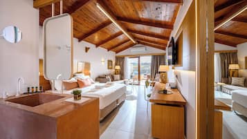 Deluxe Double Room with Outdoor Spa Hydromassage | 1 quarto, frigobar, cofres nos quartos, escrivaninha