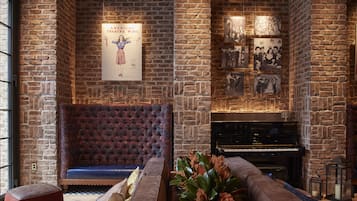 2 bares/lounges, bar de coquetéis, bar na cobertura