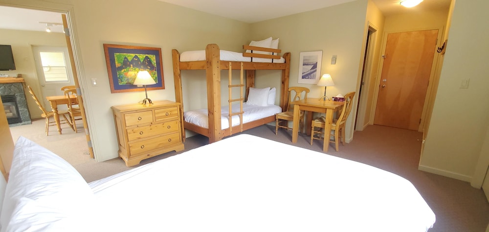 Family & Groups | 2 Q Beds + 2 Twin | Walk To Ski Lifts - Fernie
