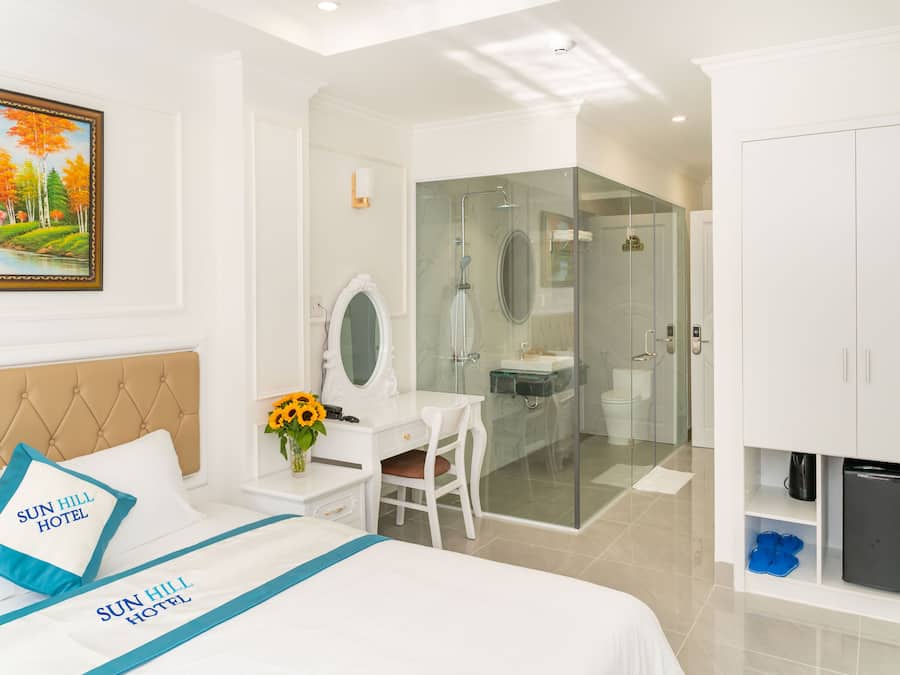 Suíte, vista para a montanha | Frigobar, individualmente mobiliados, escrivaninha