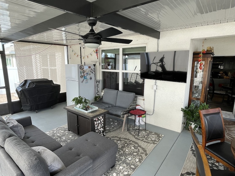 Entire Home In New, Centrally Located Community! - Tampa, FL