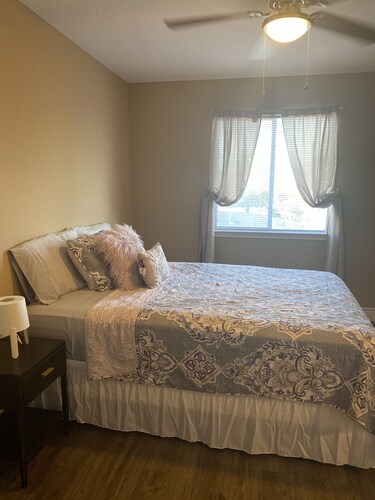 Private 3bd W/ Living Room Pet Friendly! - Helotes, TX