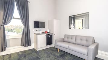 Quarto Familiar | Ferro/tábua de engomar, Wi-fi grátis, roupa de cama fornecida
