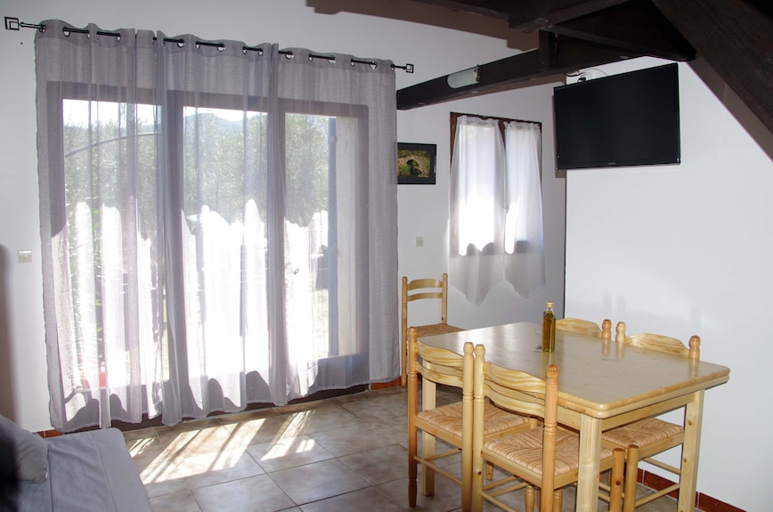 A Maredda, T2 + Mezzanine, Wifi, Sea 6 Km, Garden, Mountain View, Air-conditioned - Corsica