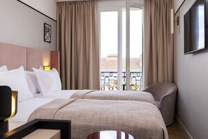 Quarto Executivo | Roupa de alta qualidade, camas de colchão pillowtop, minibar 