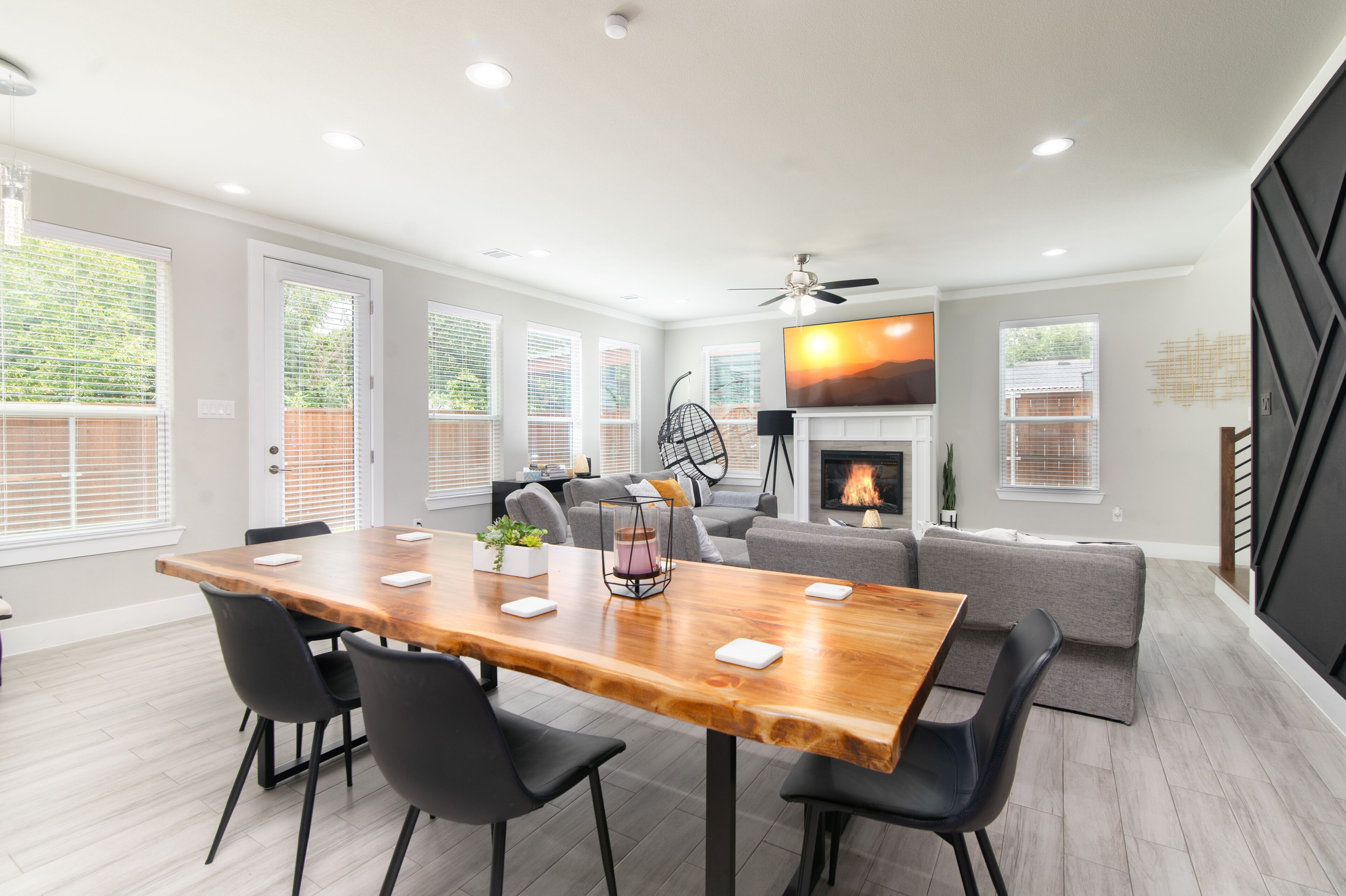 Dallas Luxury New Build Great For Large Large Groups - Dallas, TX