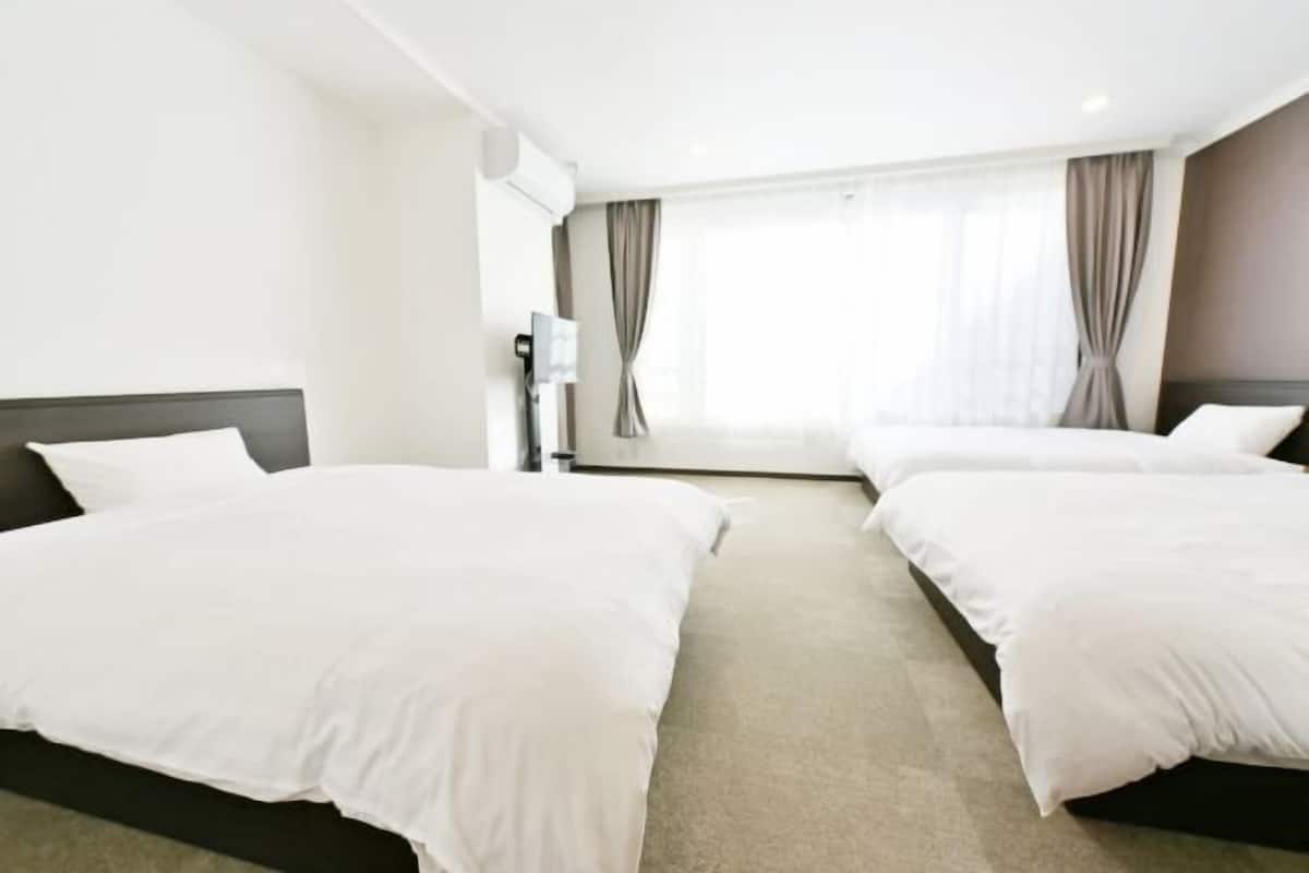 4 quartos, com decoração personalizada, com mobília individualizada