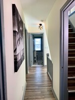 Vila clássica | Área de estar | TV 50 polegadas com canais a cabo