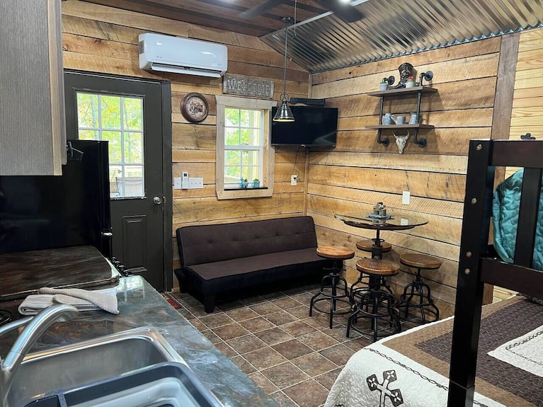 Secluded Ozarks Bunk House At Old Desperado Ranch - Missouri