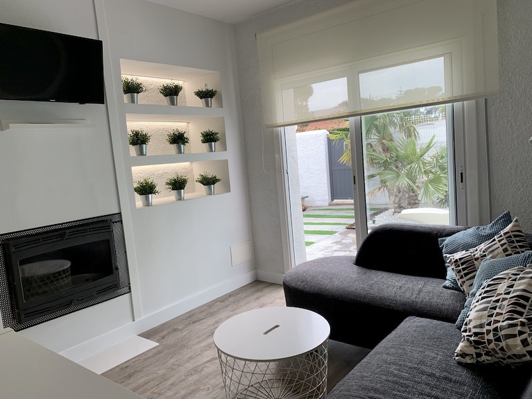 Villa Totalmente Reformada A 1,2 Km De La Playa, Pinar Y Piscina Privados - L'Ametlla de Mar