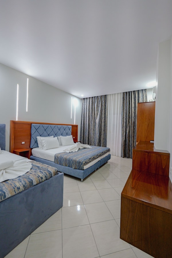 Divo Palace Hotel - Ksamil