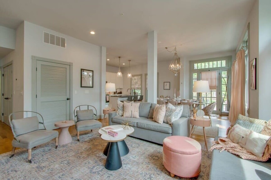 Stylish Charmer Around The Corner From Belmont U! - Tennessee