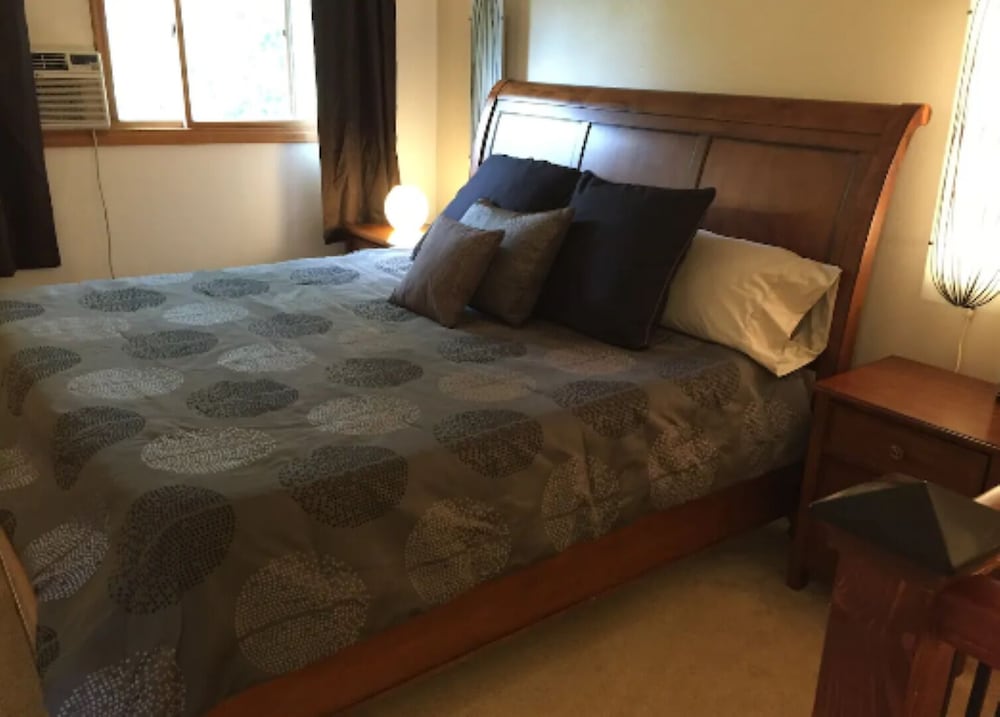 Stunning, Remodeled, 3-bdrm, 3-bath Townhouse! - 波德