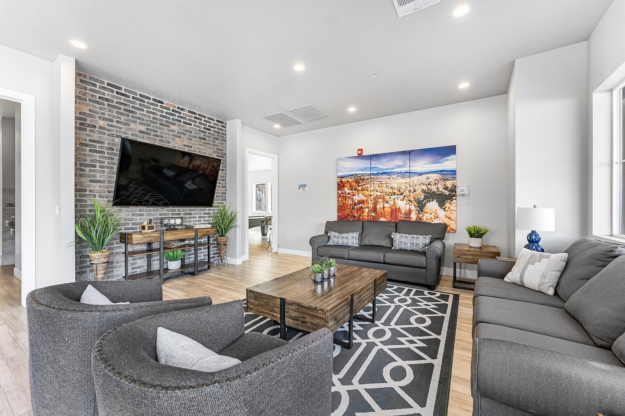 Casa geminada, 5 quartos | Área de estar | Smart TV, serviços de streaming