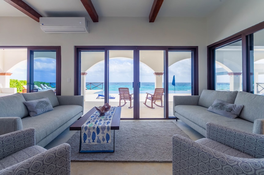Brand New 12 Suite Villa Directly On The Waters Edge Of The Caribbean Sea - 이슬라 무헤레스