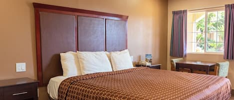 Secretária, Wi-fi grátis, roupa de cama fornecida