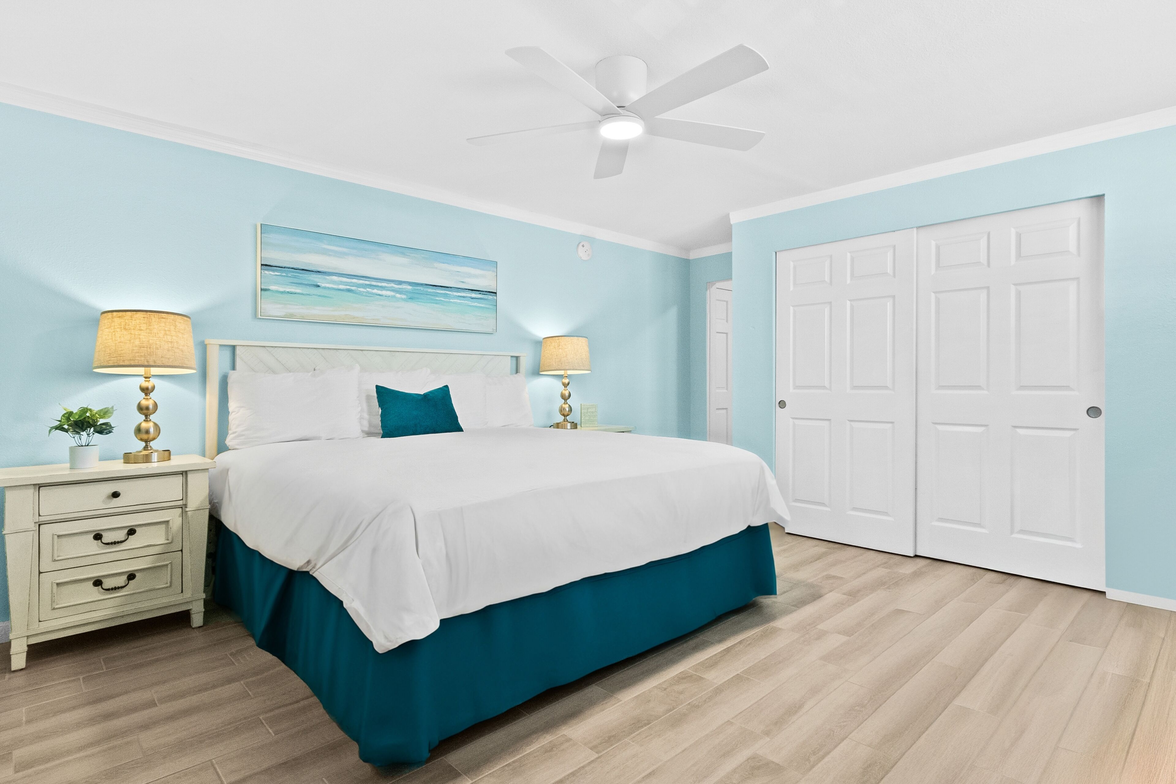 Beach Getaway Steps From The Sand W/ Shared Pool, Fast Wifi & Parking - Siesta Key, FL