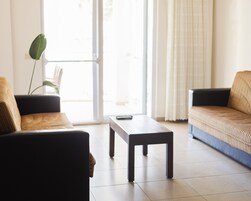 Quarto quádruplo família | Escrivaninha, Wi-Fi de cortesia, roupa de cama