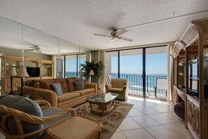 Condo (Edgewater Beach Resort Tower 3- 811 () | Sala de estar