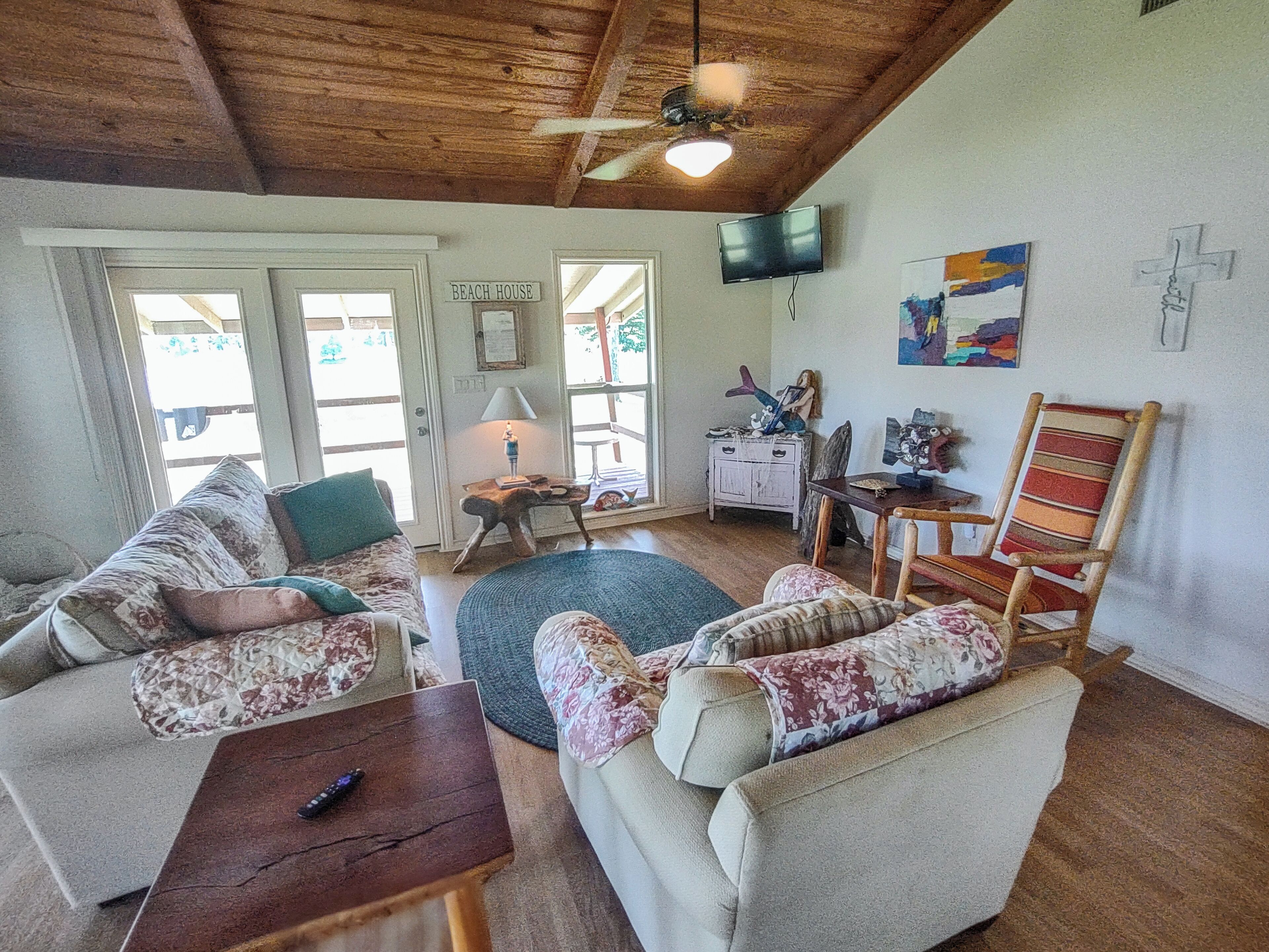 Mermaid Lake House - Arcridgeranchresort.com - Van, TX